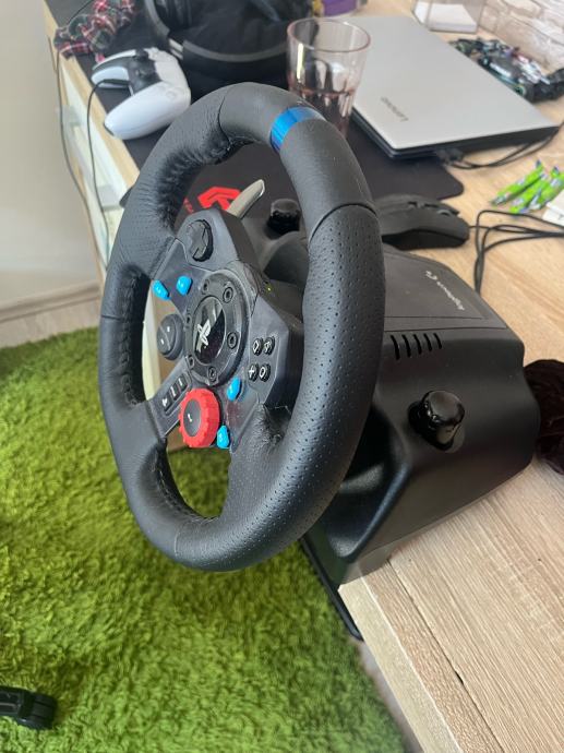 LOGITECH g29 DRIVING FORCE Volan i pedale za PS5/ PS4