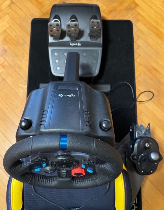 Playseat PRO Red Bull+Logitech G29+Shifter+Playseat Floor Mat NOVO!!!