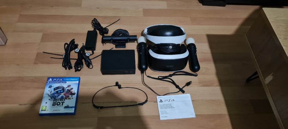 Playstation VR Set + Motion Controllers + Astro Bot igrica