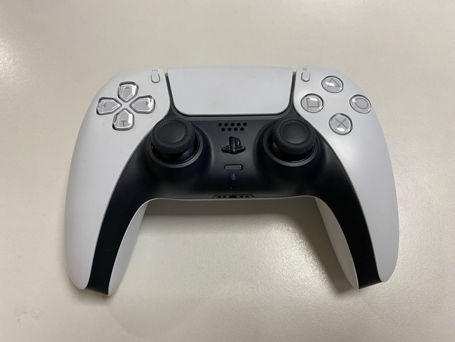 PS5 kontoler, R1 račun