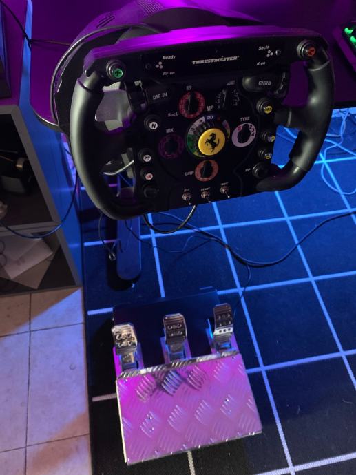 Thrustmaster set (Ferrari F1 Wheel + T300 Servo Base + T3PA pedal)
