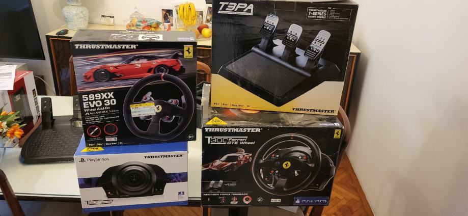 Thrustmaster T300 RS GT Ferrari Alcantara Volan - PS5 PS4 PS3 PC