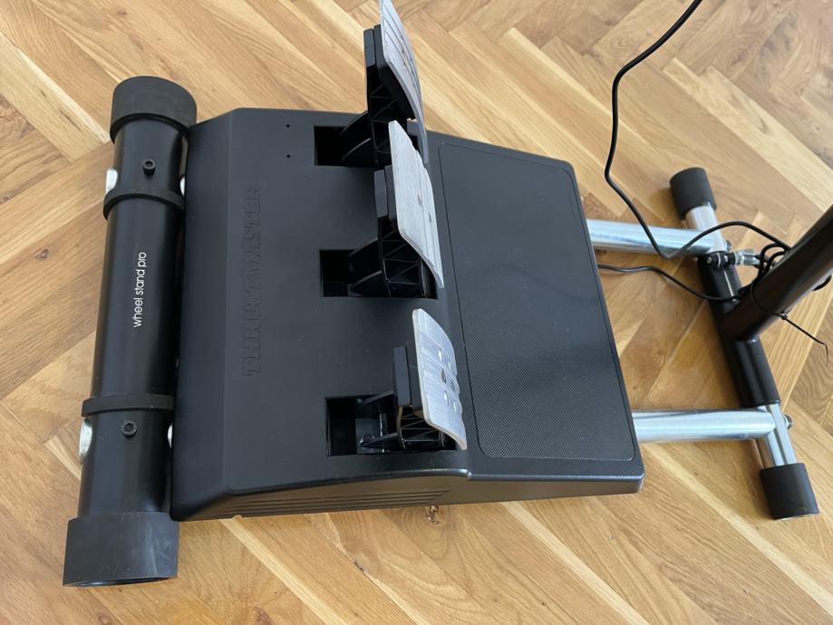 Thrustmaster T300RS GT Edition + Wheel Stand Pro TMX Deluxe V2