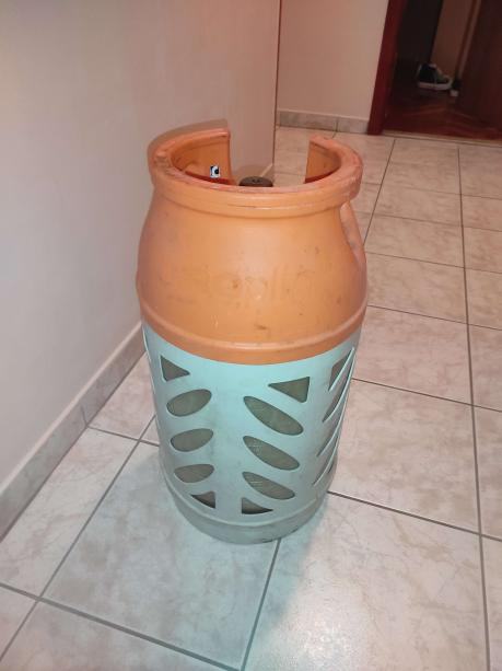 Kompozitna plasticna plinska boca 10kg