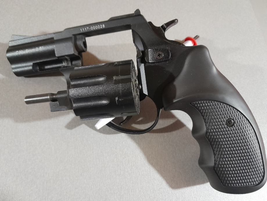 ZORAKI -plinski revolver
