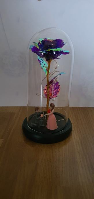 Medo od ruža i ruža u staklu