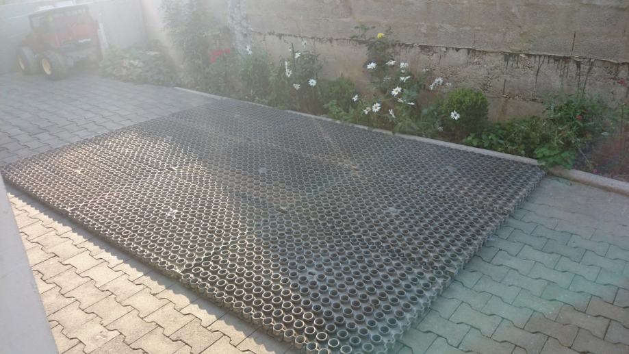 PVC PODNA OBLOGA ZA DVORIŠTA