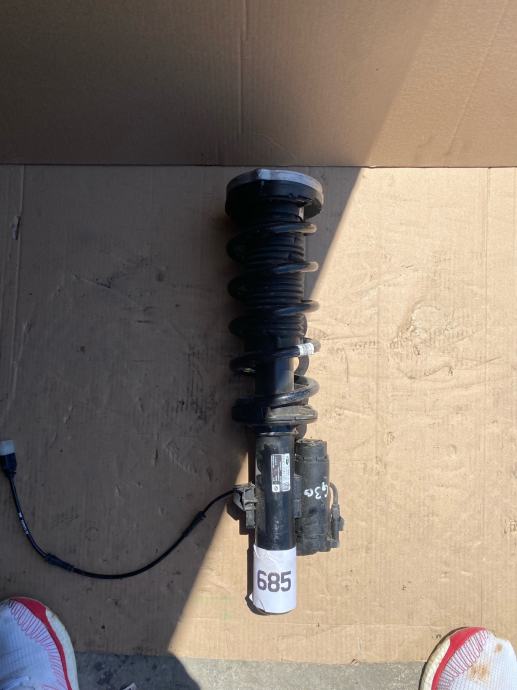 BMW G30 PREDNJI DESNI AMORTIZER VDC 6866396 37106866396