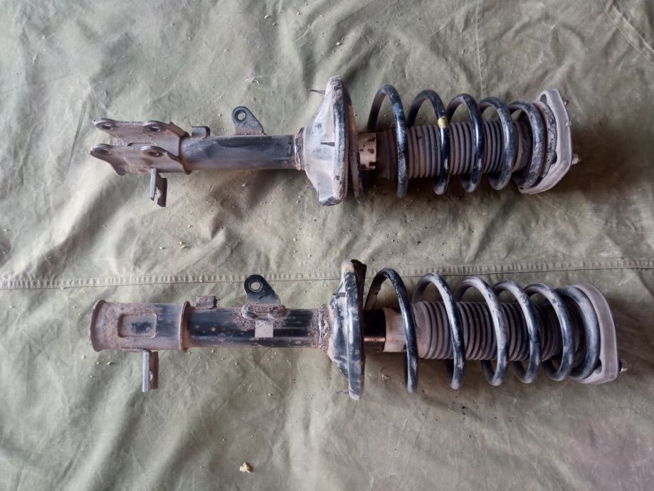 Hyundai Coupe GKII (2007) prednji i stražnji amortizeri s oprugama