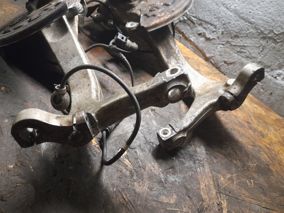 Lijevi rukavac Audi Audi A4 S4 RS4 B5, A6 S6 RS6 4B - 4B3407241H