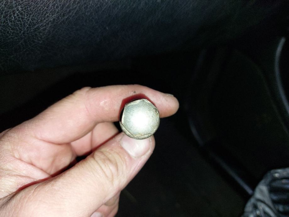 Mercedes M12, 1.50 vijci za alu felge, duzna vijka 60mm, navoj 40mm...