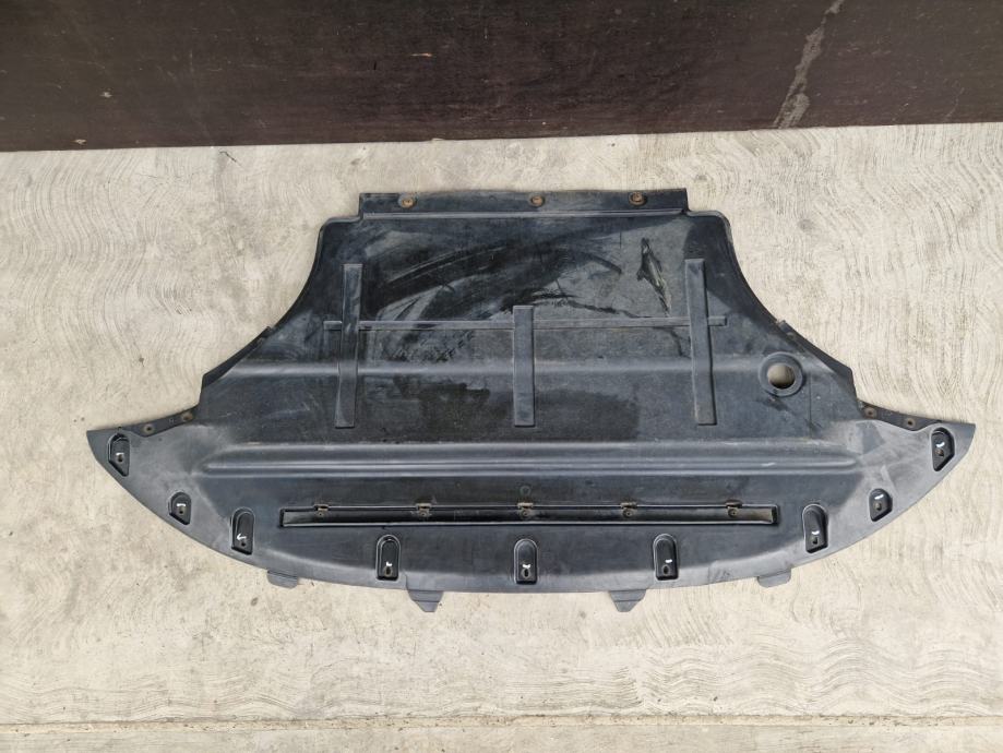 Plasticna zastita plastika ispod motora Audi Q5 8R 2008-2012 god 8R086