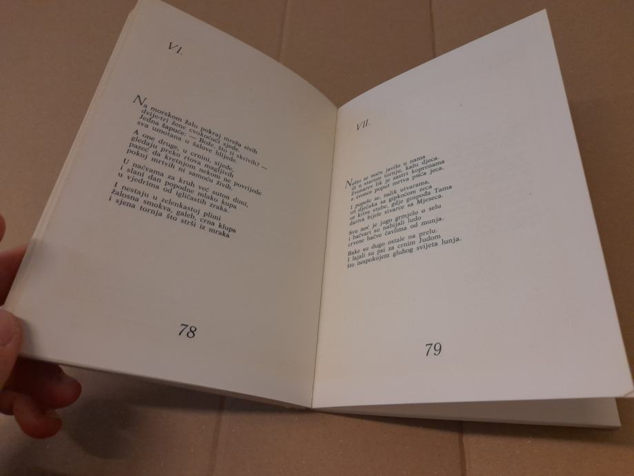 Vesna Parun-Sto soneta (1972.)+kritika od Igora Mandića iz 1972. god.