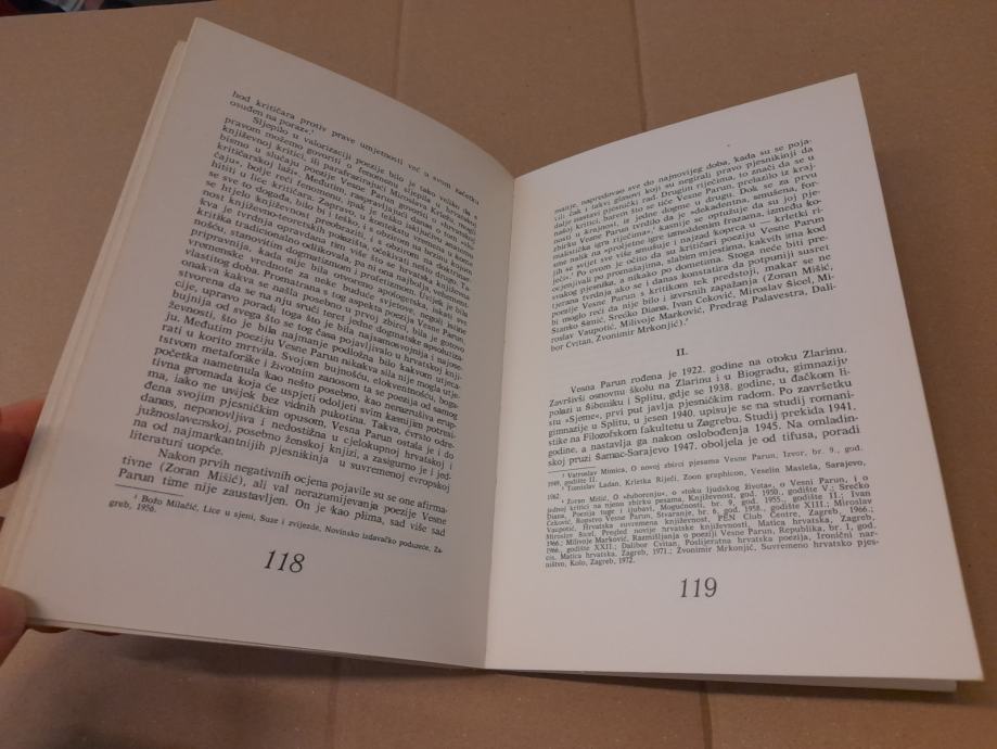 Vesna Parun-Sto soneta (1972.)+kritika od Igora Mandića iz 1972. god.