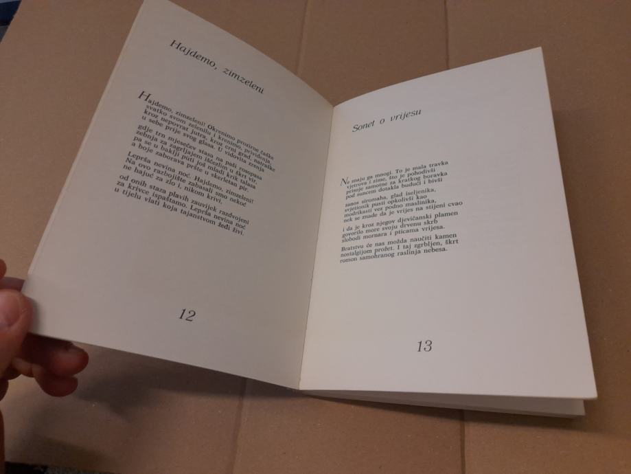 Vesna Parun-Sto soneta (1972.)+kritika od Igora Mandića iz 1972. god.