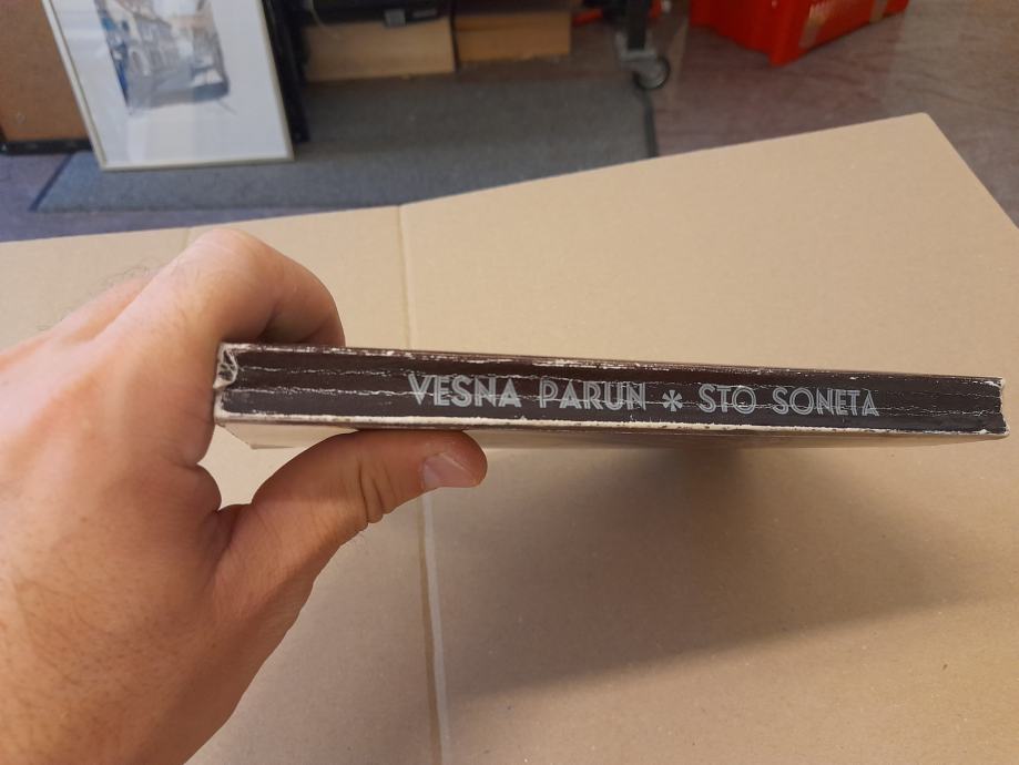 Vesna Parun-Sto soneta (1972.)+kritika od Igora Mandića iz 1972. god.