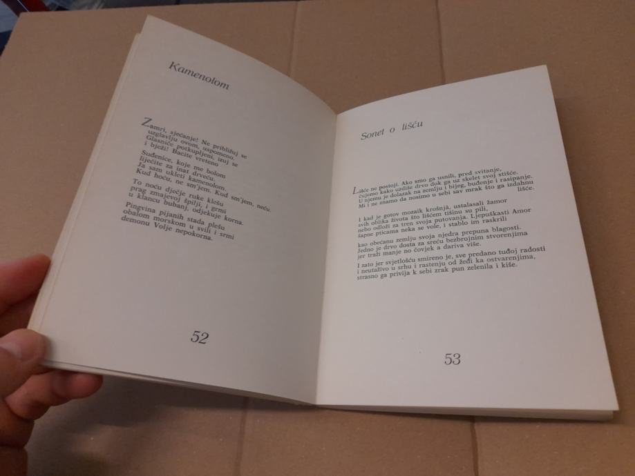 Vesna Parun-Sto soneta (1972.)+kritika od Igora Mandića iz 1972. god.