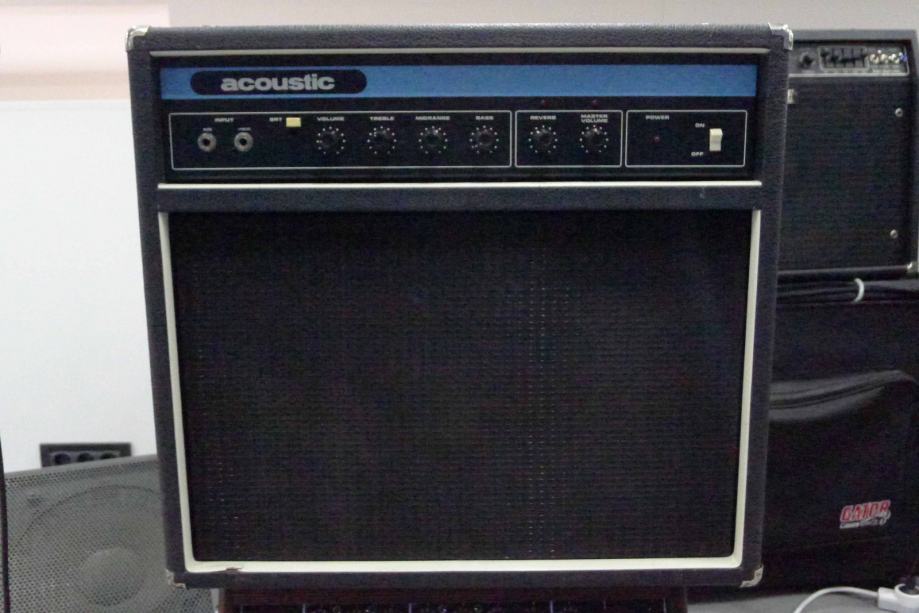 Acoustic model 114 gitaristički combo iz 73