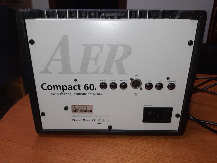 AER COMPACT 60 - 2 VRHUNSKO POJAČALO ZA AKUSTIČNE GITARE