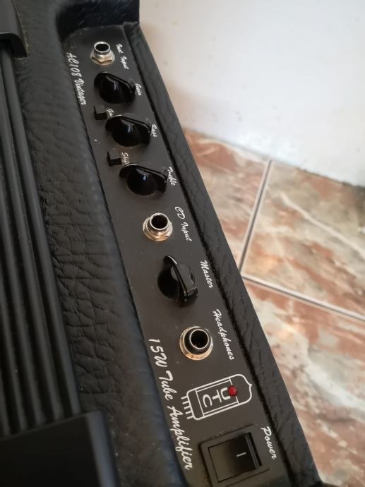 Behringer AC108