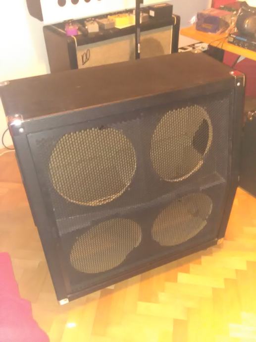 Behringer Ultrastack BG412S 4x12 box (BEZ ZVUČNIKA)