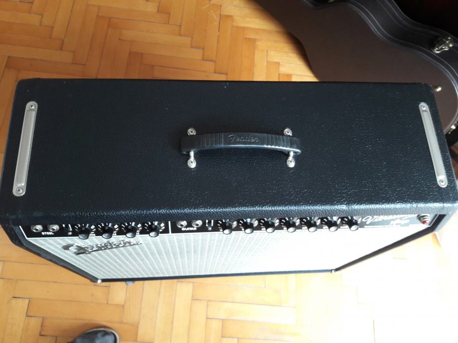 Fender Custom Vibrasonic Amp