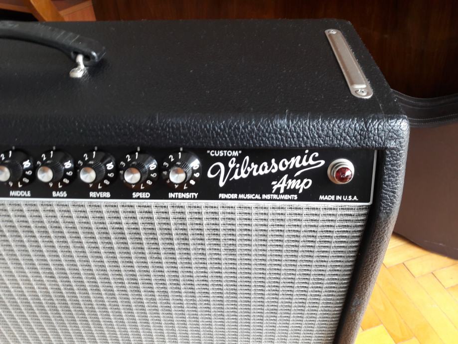 Fender Custom Vibrasonic Amp