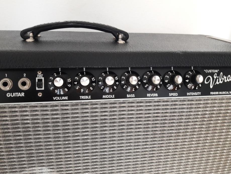 Fender Custom Vibrasonic Amp