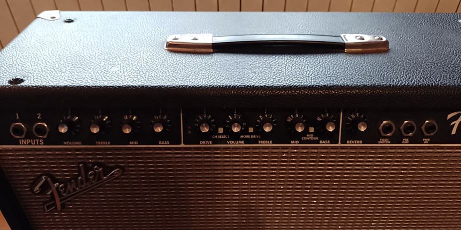 Fender Frontman 212r