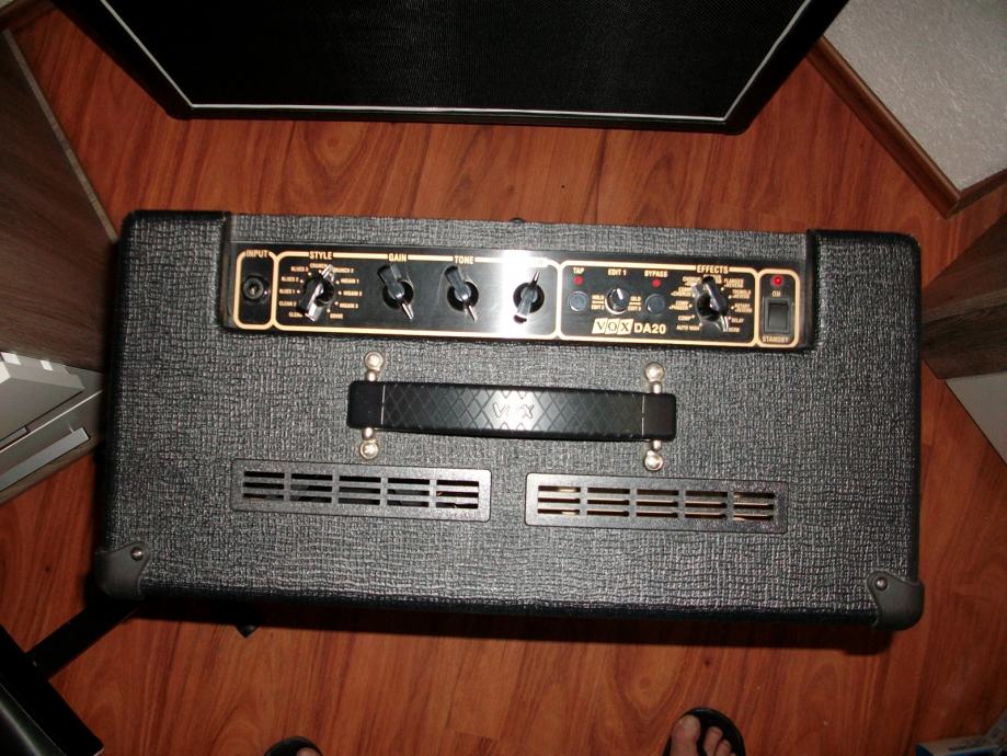VOX DA20, najomiljenije buskers pojačalo, u raritetnom vintage izdanju