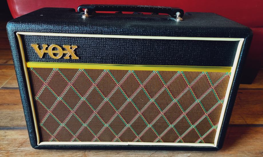 VOX Pathfinder 10 (maleno sobno pojačalo)
