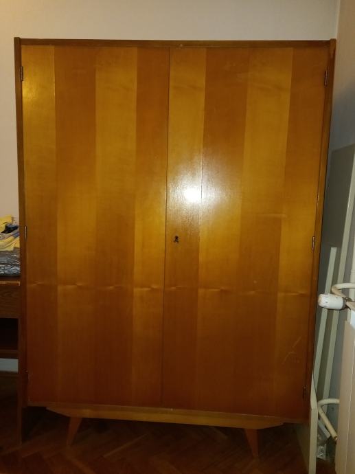 Ormar od punog drva iz 60-ih