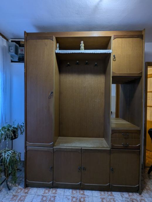 Ormarić za predsoblje