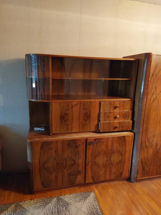 POKLANJA SE NAMJEŠTAJ