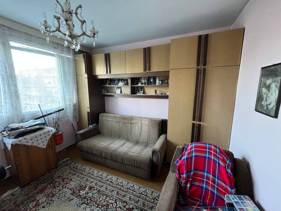 Poklanja se razni namještaj!