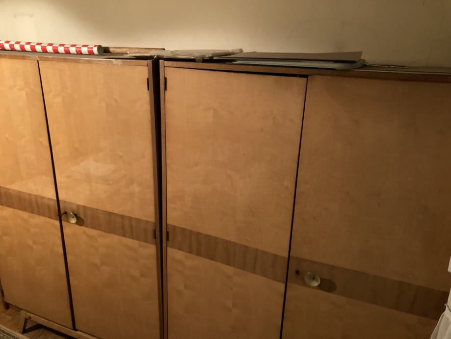 Poklanjam 2 velika drvena ormara