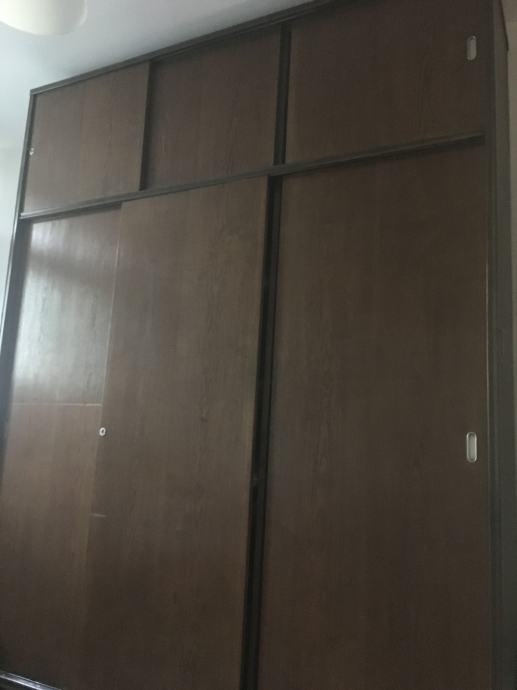 Poklanjam drveni ormar