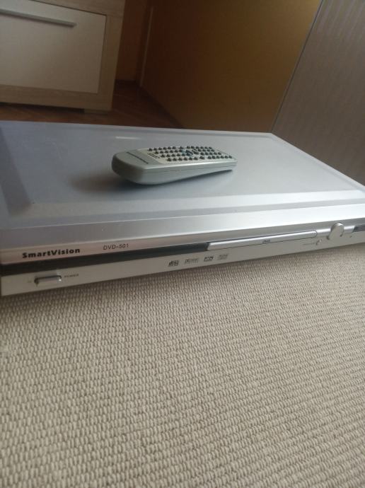 Poklanjam DVD player Smartvision DVD-501