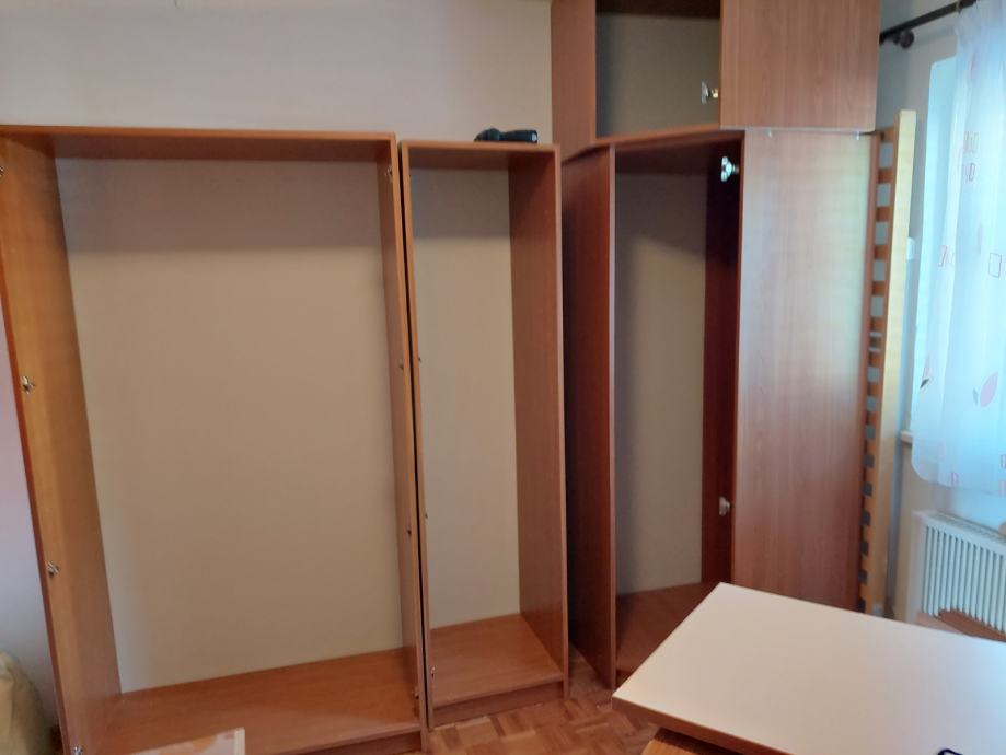 Poklanjam ormar višnja- vanilija