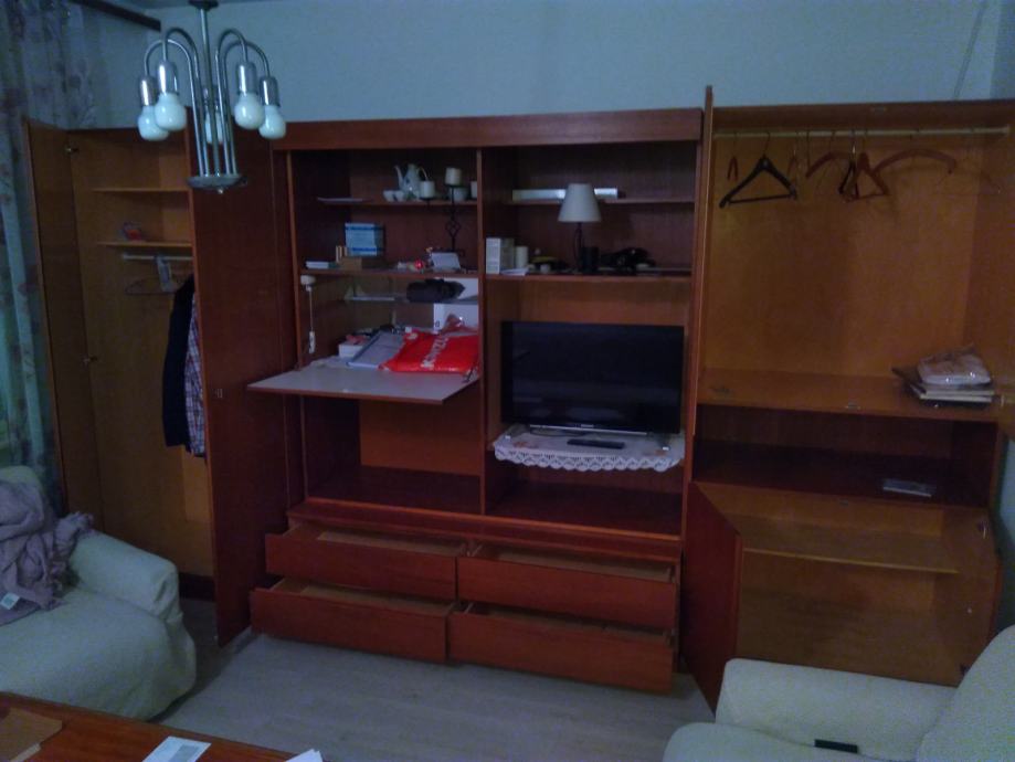 Poklanjam regal (ormar)