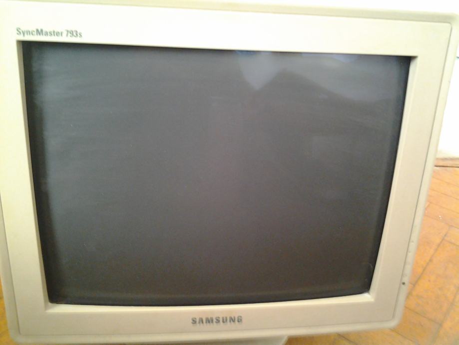 Poklanjam Samsung SyncMaster 793s - CRT monitor
