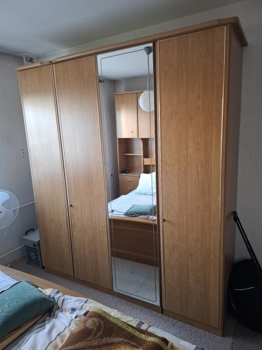 Poklanjam spavaću sobu