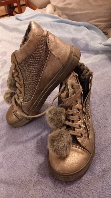 poklanjamo cipelice 36