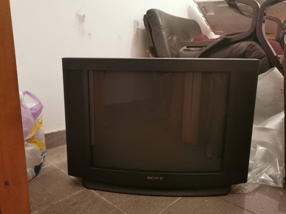 Poklanjamo televizor Sony Trinitron