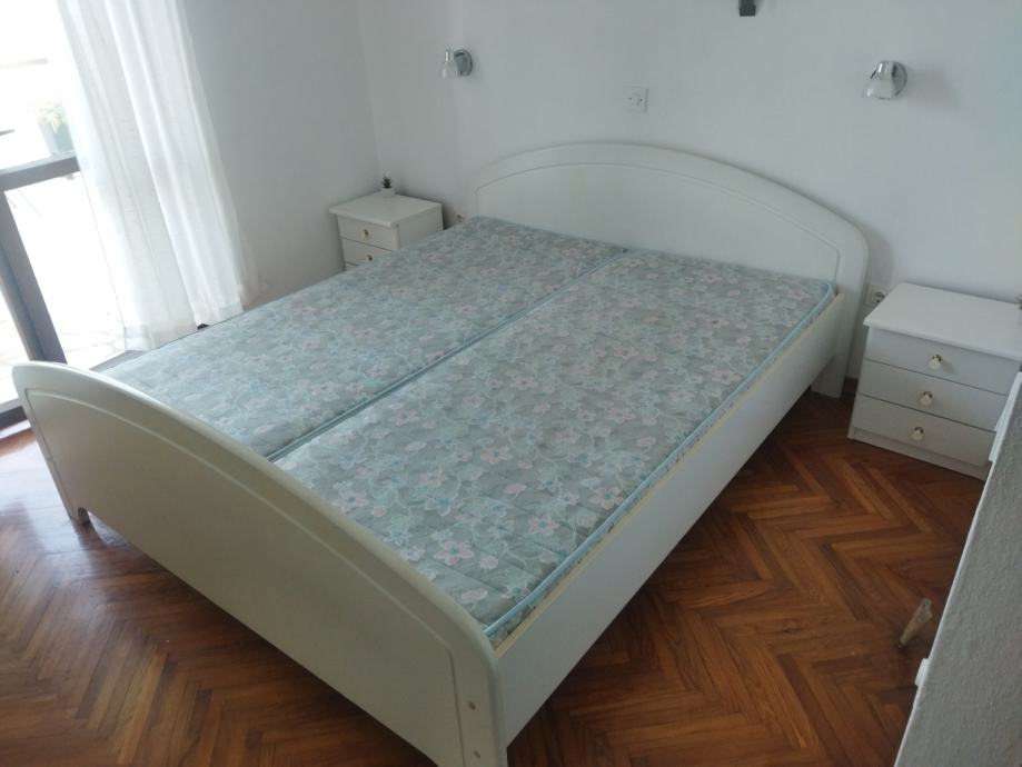 Spavaća soba - poklanja se namještaj