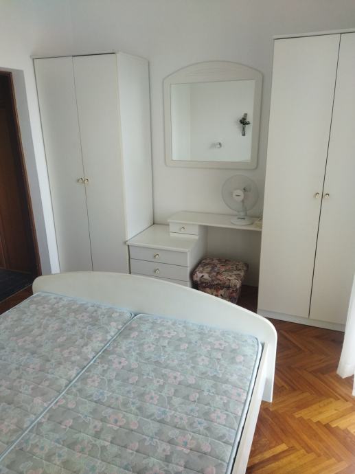 Spavaća soba - poklanja se namještaj