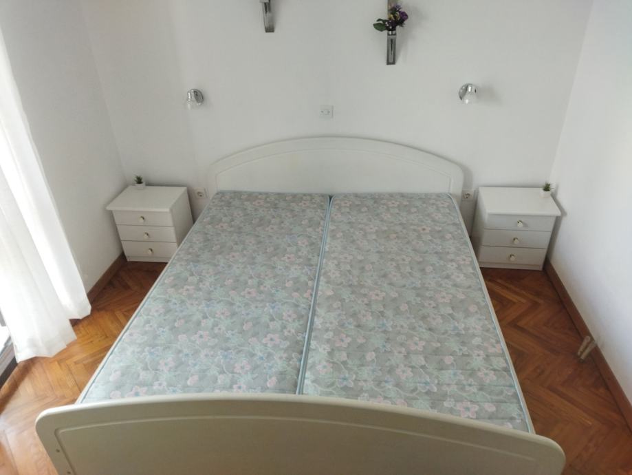 Spavaća soba - poklanja se namještaj