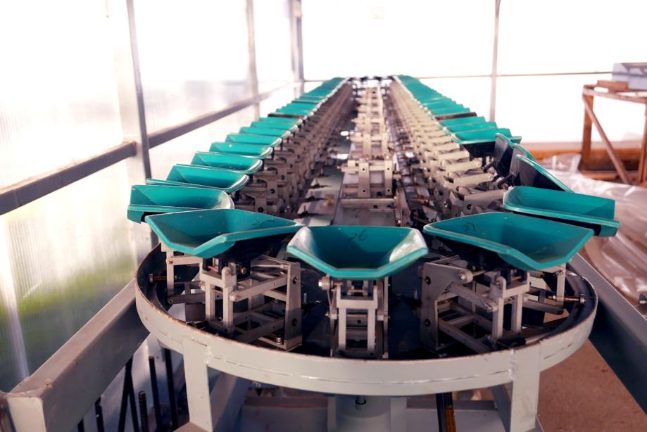 Električni stroj za sortiranje voća i povrća