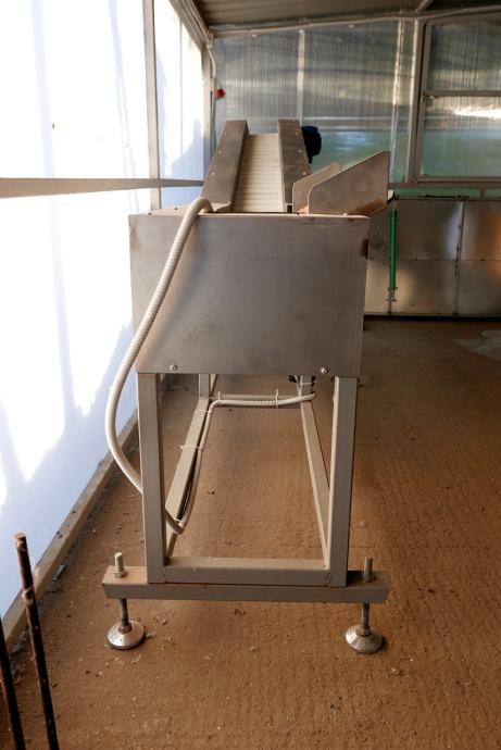 Električni stroj za sortiranje voća i povrća