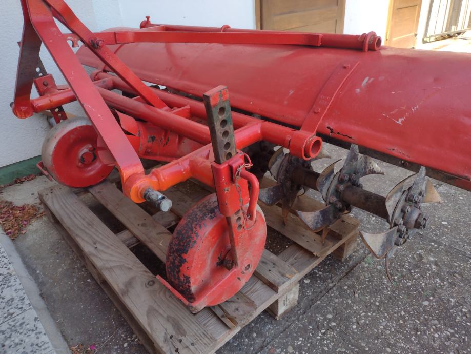 Freza za traktor howard